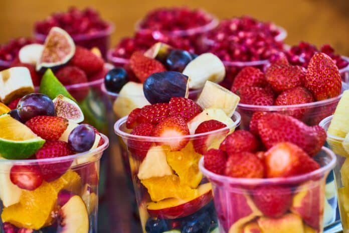 Lagi Diet Yuk Cobain Resep Salad Buah Untuk Diet Berikut